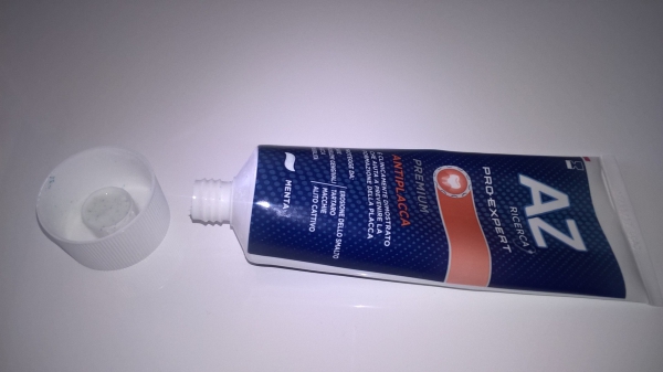 AZ Pro-expert Premium Antiplacca toothpaste review