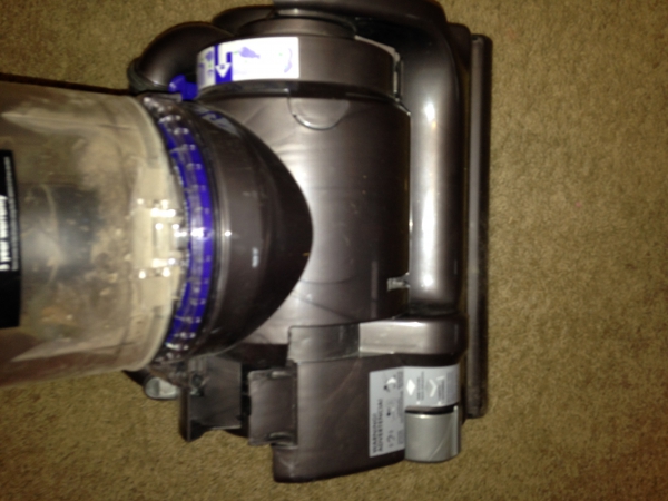Dyson DC33 Multi Floor Upright Bagless Vacuum Cleaner review